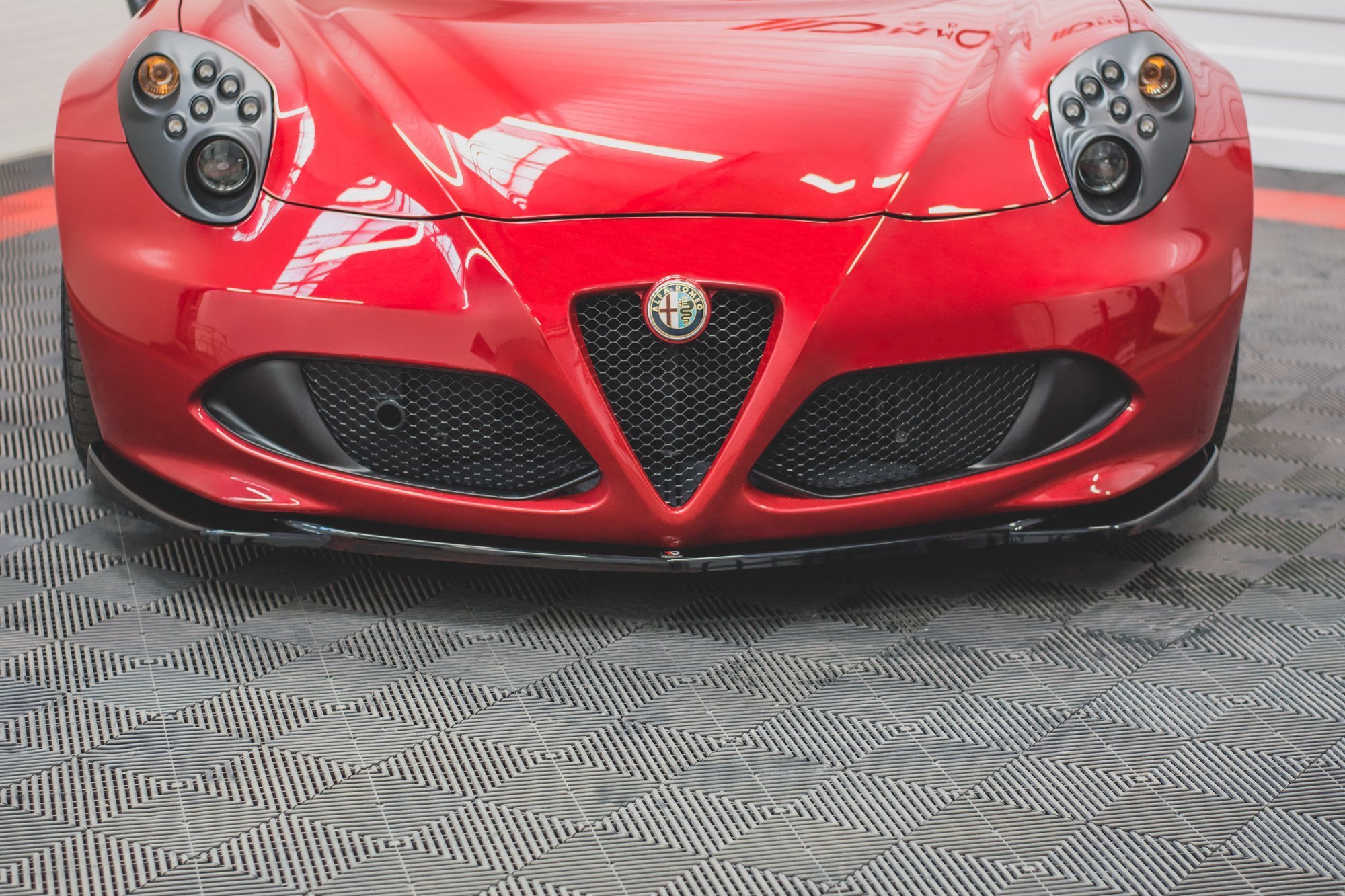 Maxton Design Przedni Splitter Alfa Romeo 4C AL-4C-FD1G - OPSHOLDERS