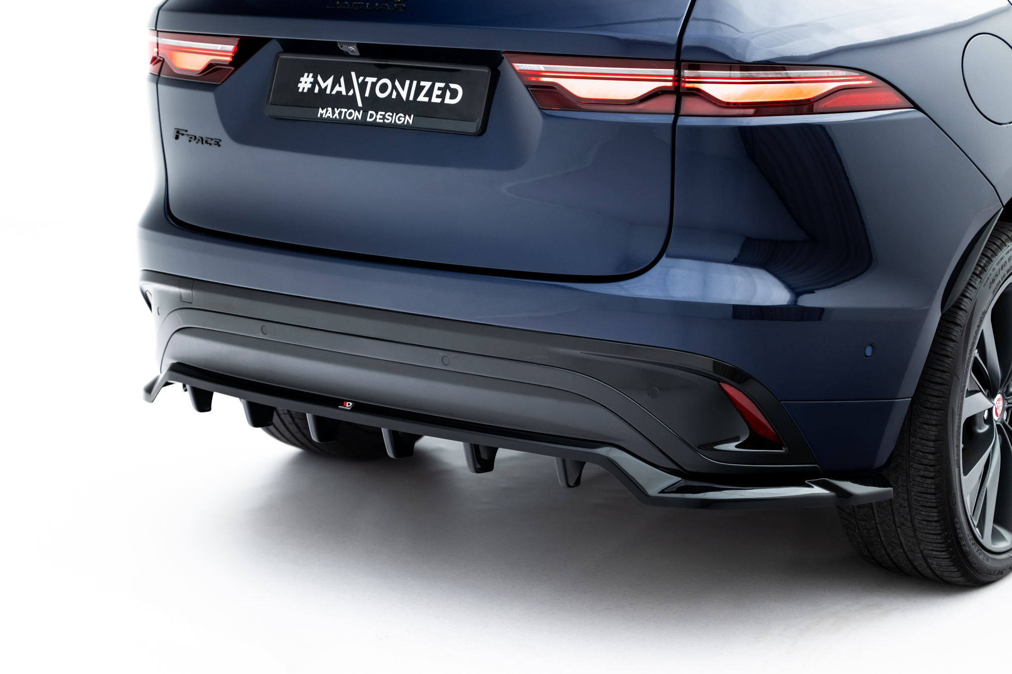 Maxton Design Splitter Posteriore con Barre Verticali Jaguar F Pace R Maxton Design Splitter Posteriore con Barre Verticali Jaguar F Pace R
